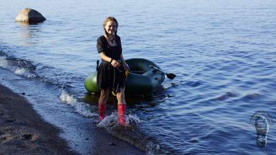 Wet Fun Fishing: Darina in Hunters and Waders have fun in water - UMD